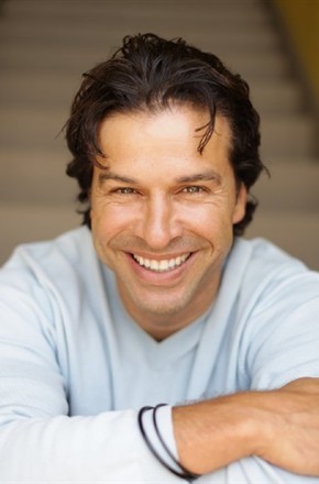 Christopher Maleki图册_360百科