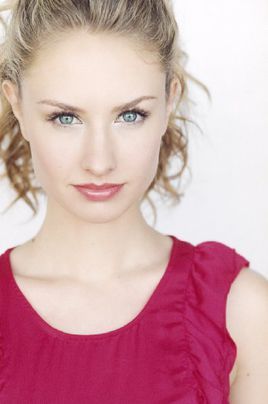 凯特琳·汤普森图册_360百科