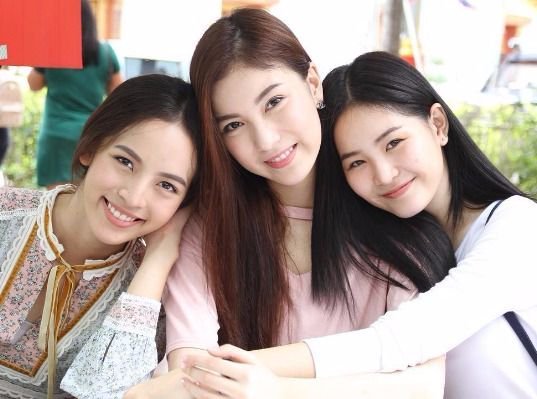 娜塔妮查·纳瓦塔纳瓦尼图册_360百科