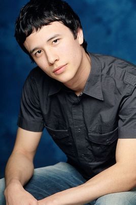 justin lo图册_360百科