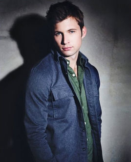 Justin Deeley图册_360百科