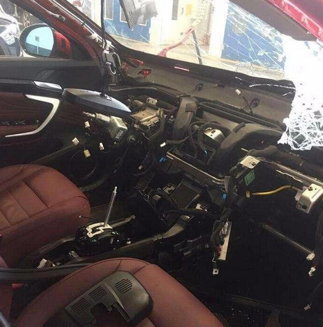 4S店内看到一辆受伤的VV7，才知道这车质量如何_360新知