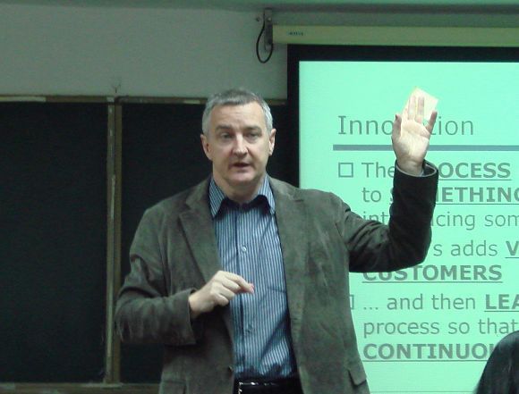 国立高威大学图册_360百科