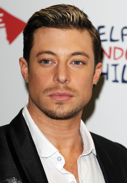 Duncan James图册_360百科