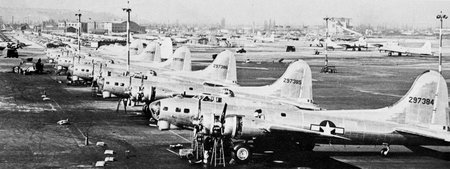 B-17轰炸机(1937年美国装备大型轰炸机)_360百科