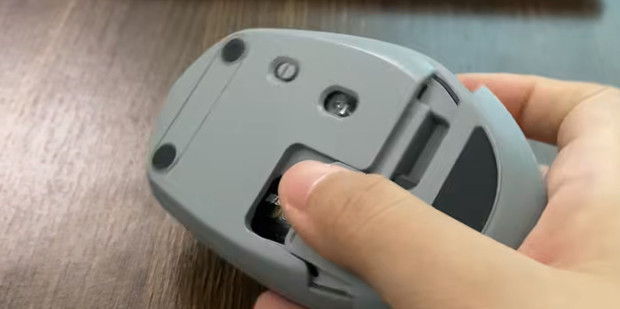 罗技M590/M585 如何使用蓝牙和USB连接电脑_360新知