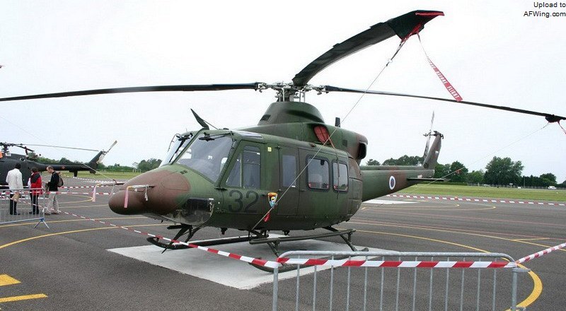 UH-1"休伊"多用途直升机图册_360百科