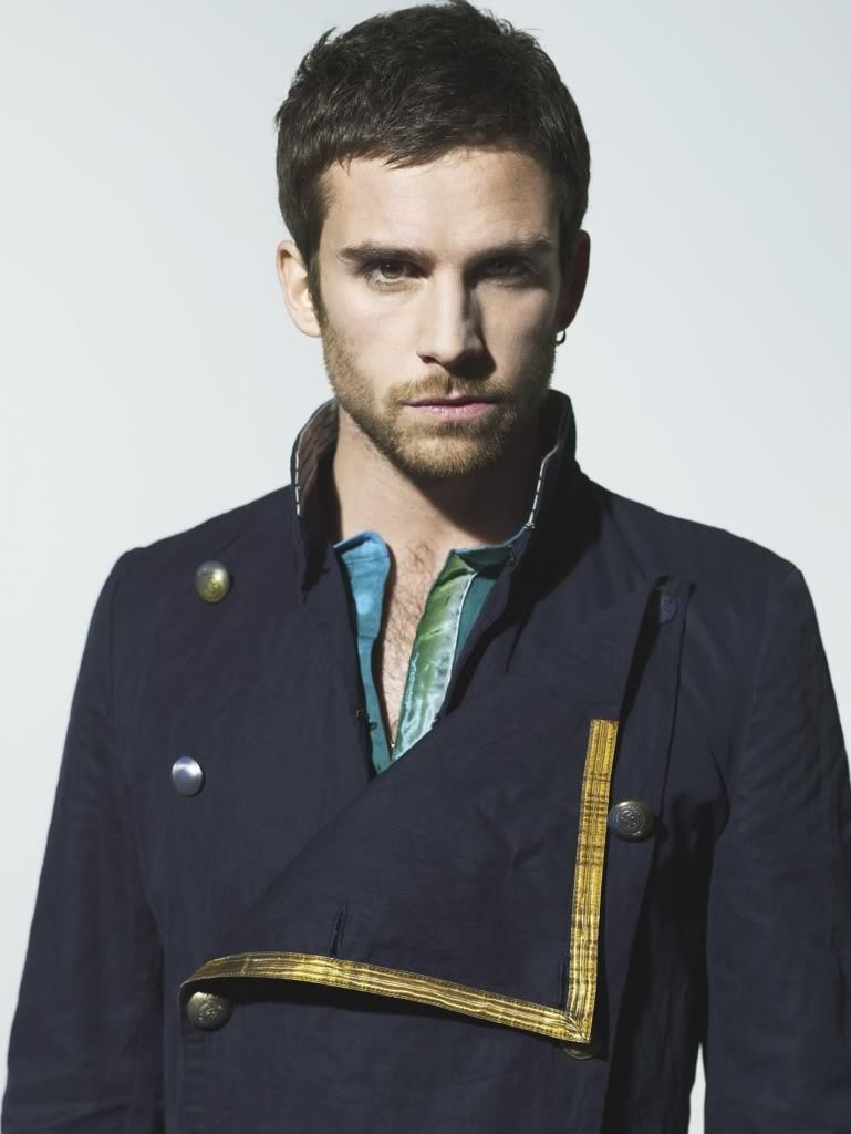 Guy Berryman图册_360百科