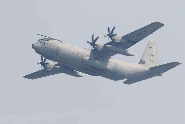 美国C-130运输机_360百科