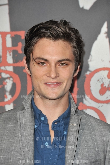 shiloh fernandez图册_360百科