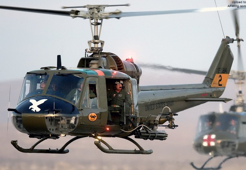 UH-1"休伊"多用途直升机_360百科