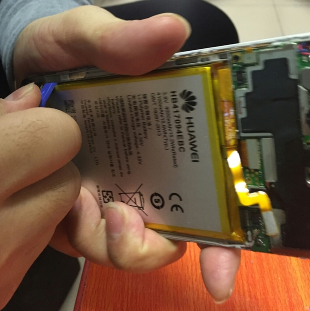 华为mate7换电池教程_360新知