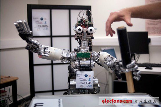 iCub机器人图册_360百科