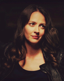 Amy Acker图册_360百科